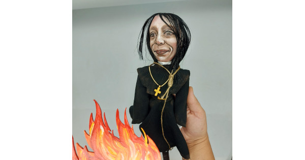 Sister Angelica doll, The Omen horror movie character, Halloween decoration