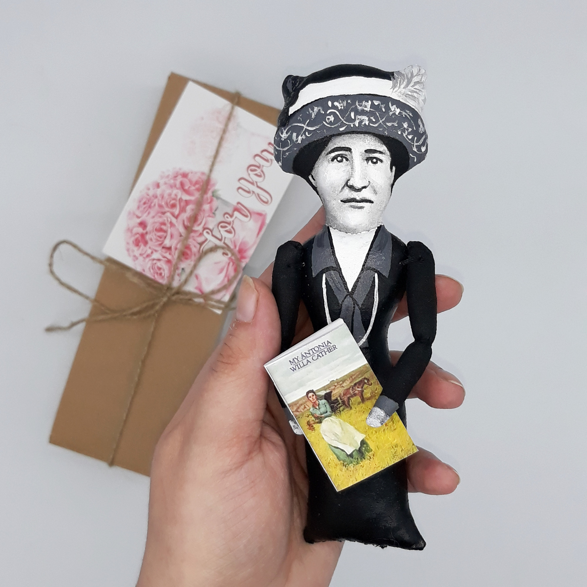 Willa Cather figure, American women writer - My Ántonia - literature ...