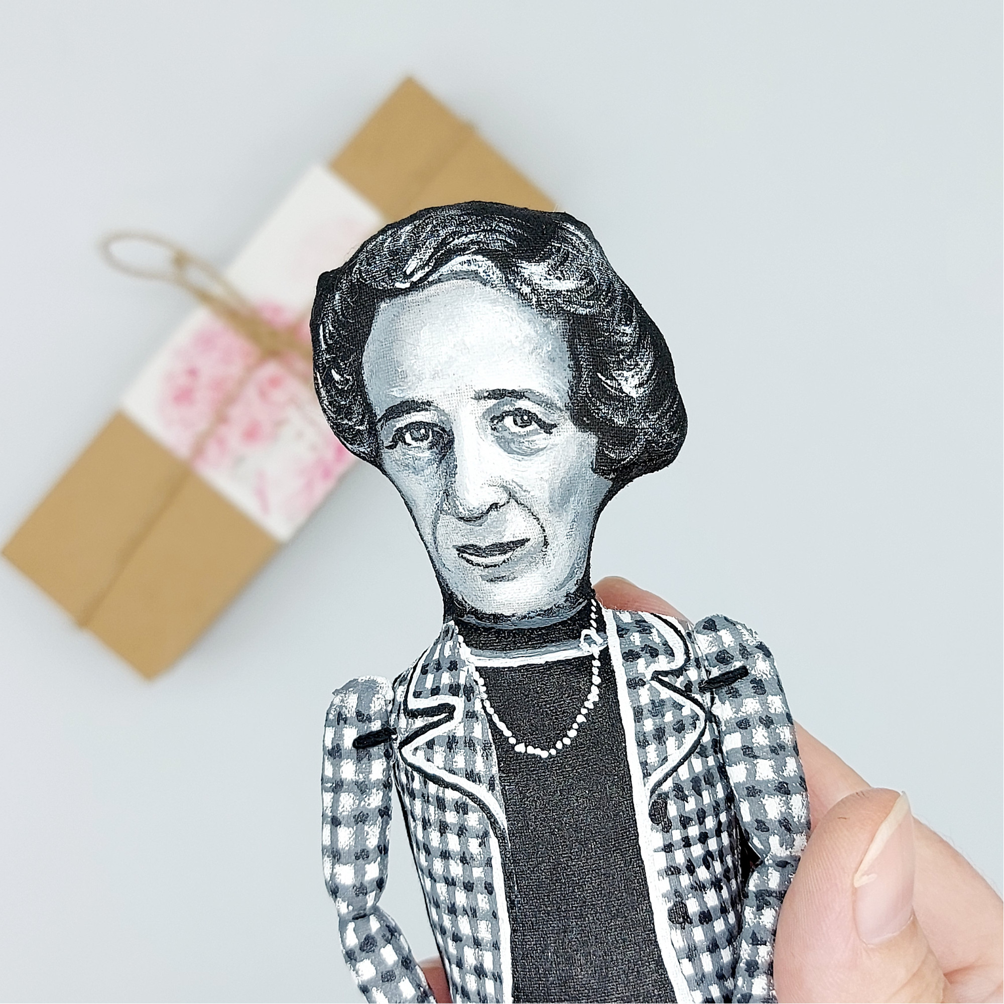 Hannah Arendt figure, philosopher, political philosophy - book shelf ...
